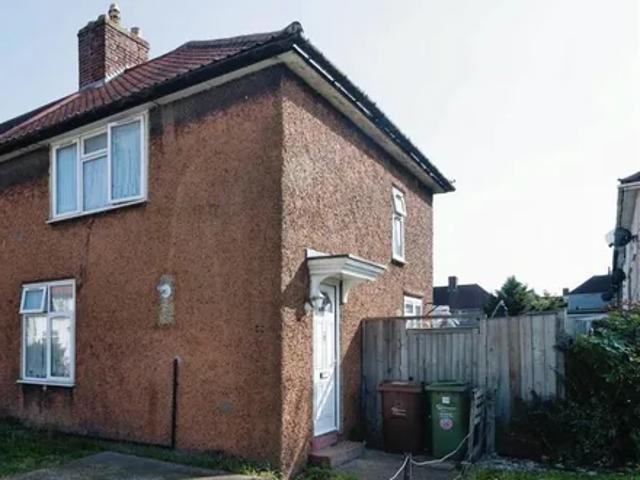 Bentry Road, London, RM8 3PP, United Kingdom | 3 bed house for rent #139333936 | Rentberry
