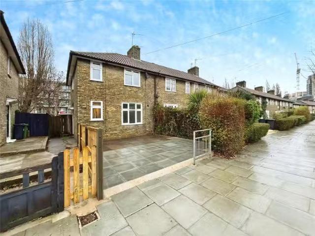 Bentworth Road, London, W12 7AA