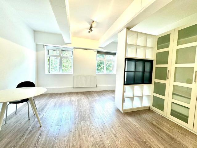 Benwell Road, Highbury and Islington. 1 bed flat to rent £1,733 pcm £400 pw