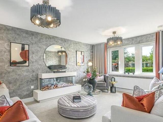 Ben More Drive, East Calder, 5 Bedroom Detached