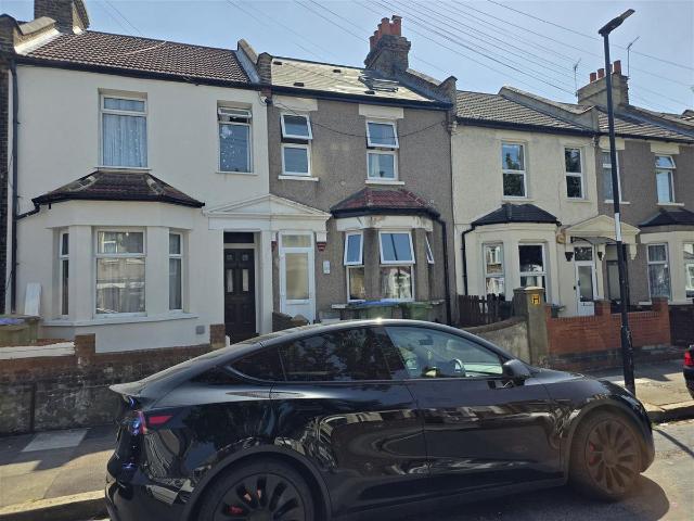 Benares Road, London SE18, 4 bed terraced house to rent, £2,500 pcm | PrimeLocation