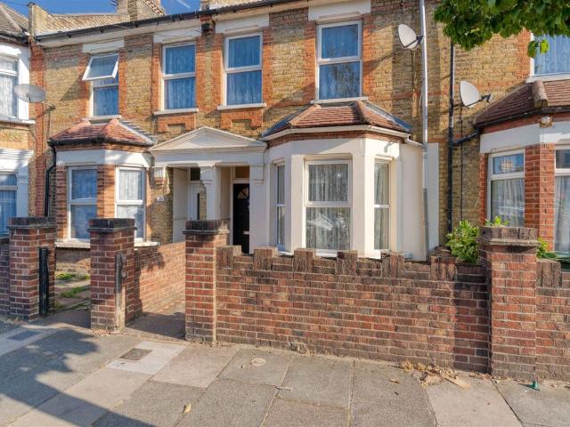 Benares Road, Plumstead, London SE18, 6 bed terraced house to rent, £2,800 pcm | PrimeLocation