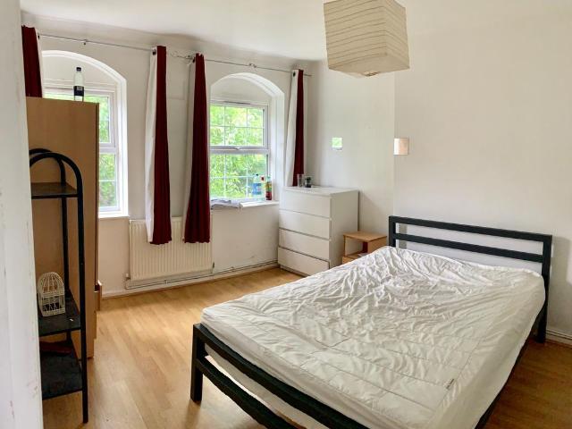 Benbow Street, Deptford/Greenwich SE8, 3 bed flat to rent, £2,750 pcm | PrimeLocation