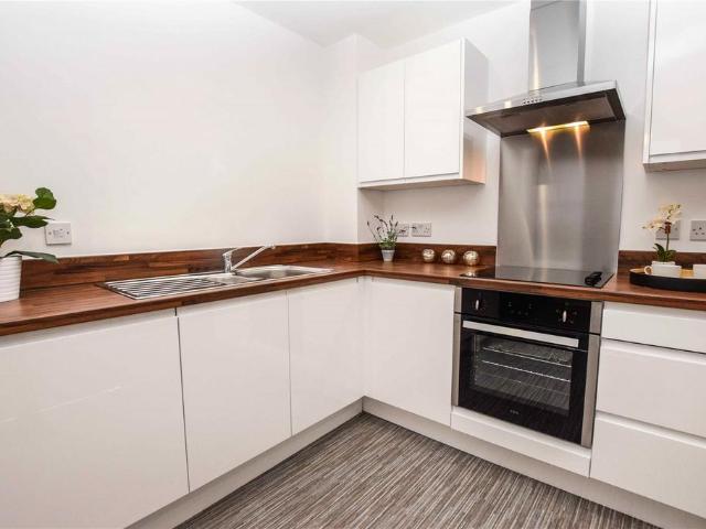 Benbow Street, Sale, Greater. 2 bed flat to rent £1,050 pcm £242 pw