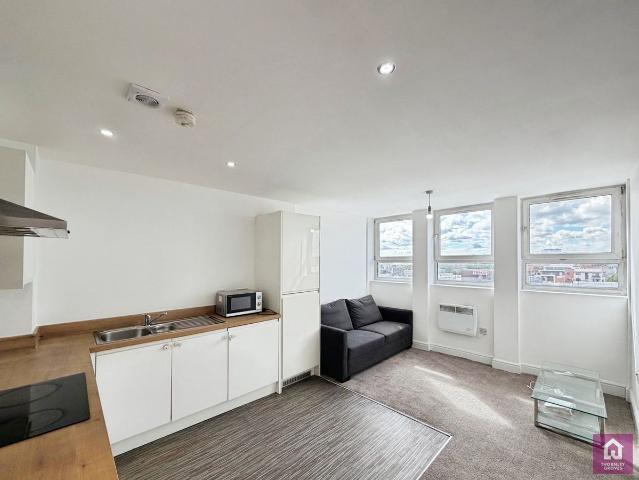 Benbow Street, Sale M33, 2 bed flat to rent, £1,050 pcm | PrimeLocation