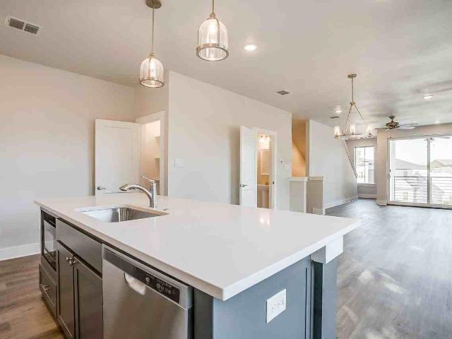 Benbrook 2321 5 Bedroom Apartment for Rent at 2321 Benbrook Blvd, Fort Worth, TX 76110 Byers Mccart