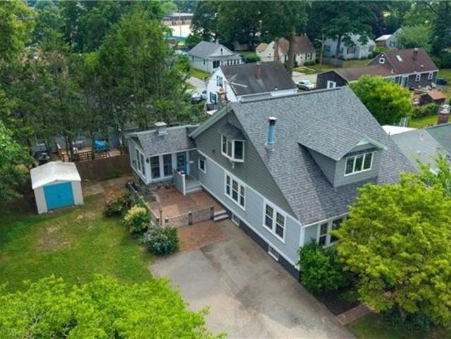 Benbridge Ave, Warwick, Home For Sale