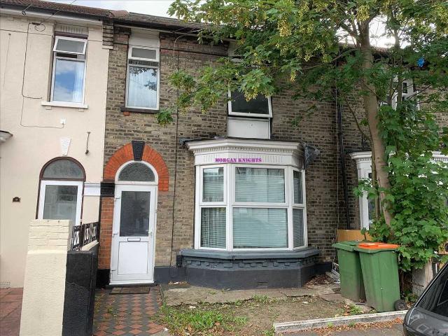 Bendish Road, East Ham E6, Room to rent, £900 pcm | PrimeLocation
