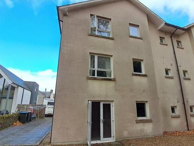 Beneagles Court, High Street, 2 Bedroom Flat