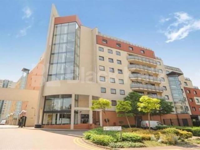 Benefits include concierge service, parking, sauna & residents gym
