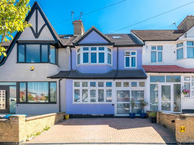 Benett Gardens, London SW16 4 bed terraced house to rent £2,950 pcm £681 pw