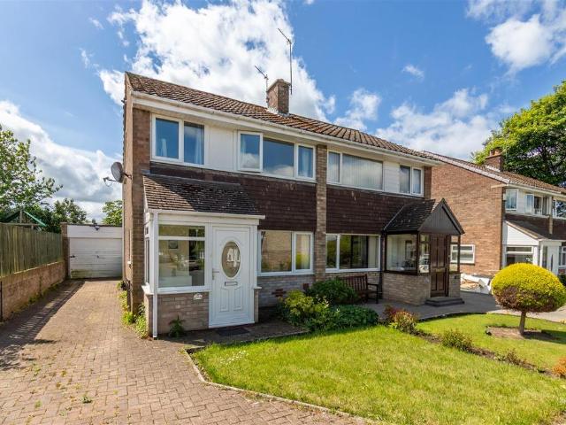Benfield Close, Consett 3 bed semi detached house to rent £1,025 pcm £237 pw