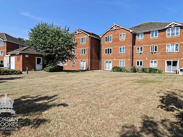 Benfleet Road, Benfleet SS7, 1 bed flat to rent, £975 pcm | PrimeLocation