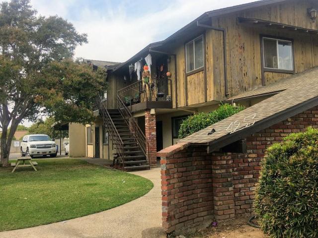 Bengston 4 plex Dent 2 Bedroom Apartment for Rent at 4253 N Bengston Ave, Fresno, CA 93705