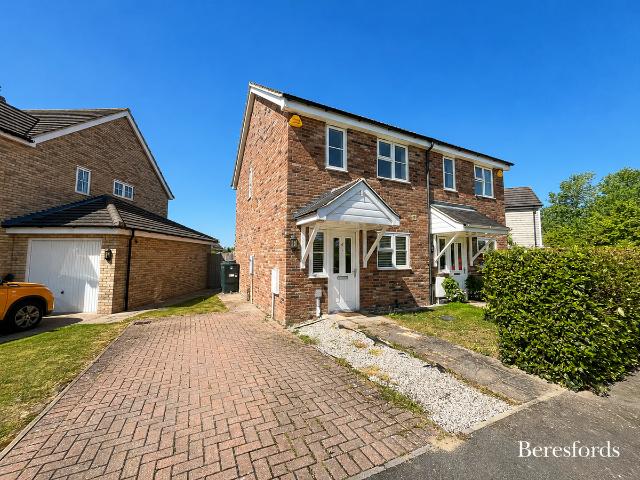 Benham Close, Goldhanger CM9, 2 bed end terrace house to rent, £1,250 pcm | PrimeLocation