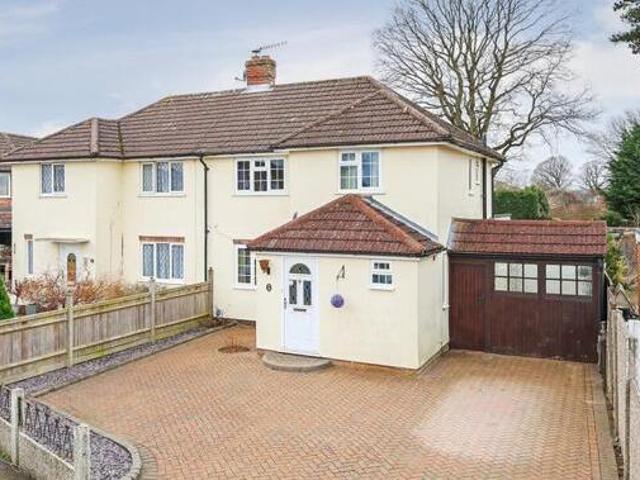 Benhams Drive, Horley, 3 Bedroom Semi detached