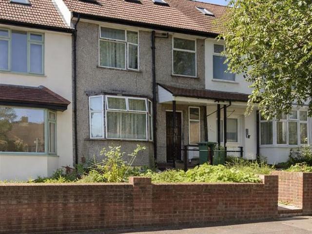Benhill Road, Sutton SM1, Studio to rent, £948 pcm | PrimeLocation