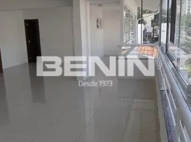 BENIN ALUGA casa comercial com 03 pavimentos