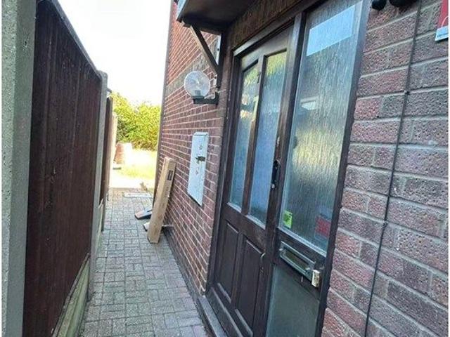 Benjamin Court, Rainham RM13, 1 bed terraced house to rent, £1,300 pcm | PrimeLocation