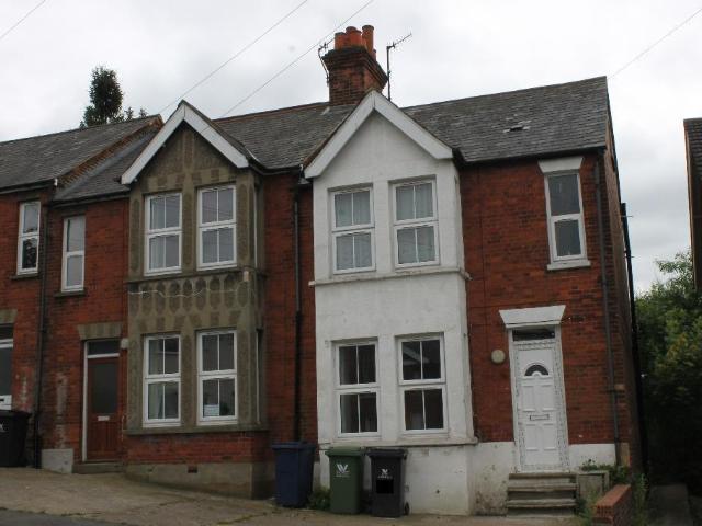 Benjamin Road, High Wycombe HP13 5 bed end of terrace house to rent £2,100 pcm £485 pw