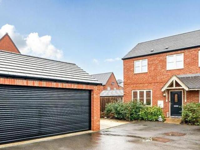 Bennett Drive, Banbury, 3 Bedroom Semi detached