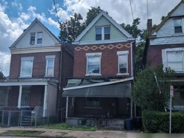 Bennett St