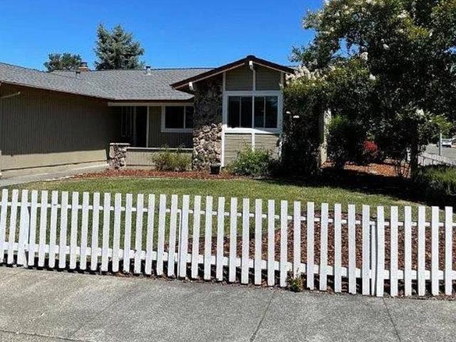 Bennett Valley Room for rent