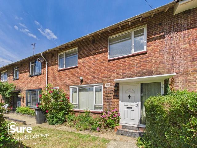 Bennetts End Close, Hemel Hempstead. 4 bed terraced house to rent £2,300 pcm £531 pw
