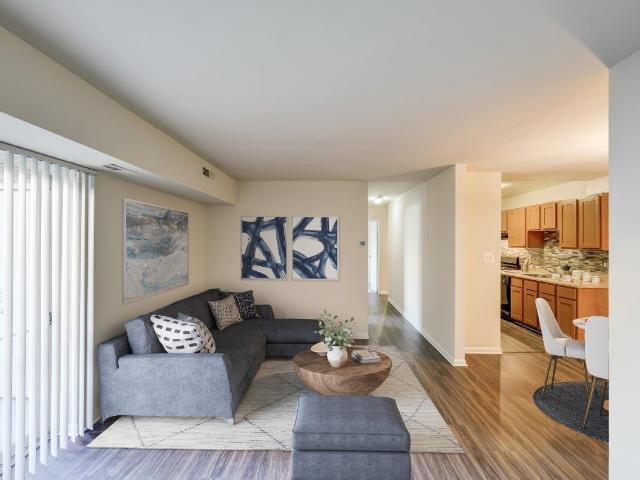 Bennington Crossings Apartment Homes 2 Bedroom Apartment for Rent at 441 N Armistead St, Alexandria, VA 22312 Larchmont Village Apartments West