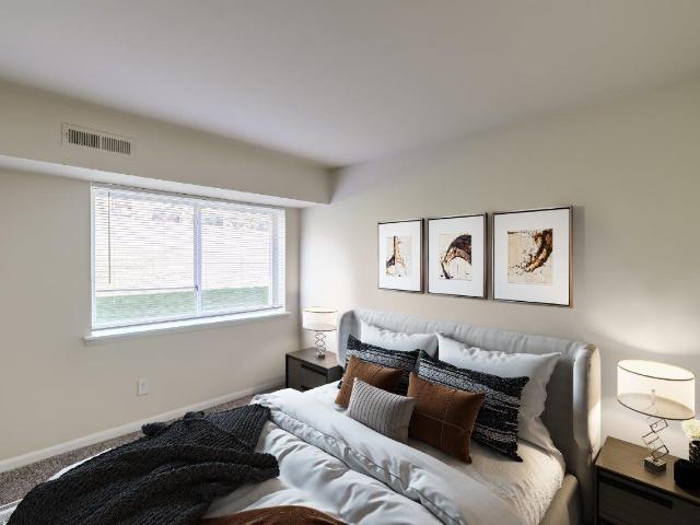 Bennington Crossings Apartment Homes 2 Bedroom Apartment for Rent at 441 N Armistead St, Alexandria, VA 22312 Larchmont Village Apartments West