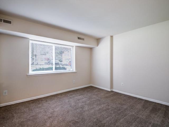 Bennington Crossings Apartment Homes 2 Bedroom Apartment for Rent at 441 N Armistead St, Alexandria, VA 22312 Larchmont Village Apartments West