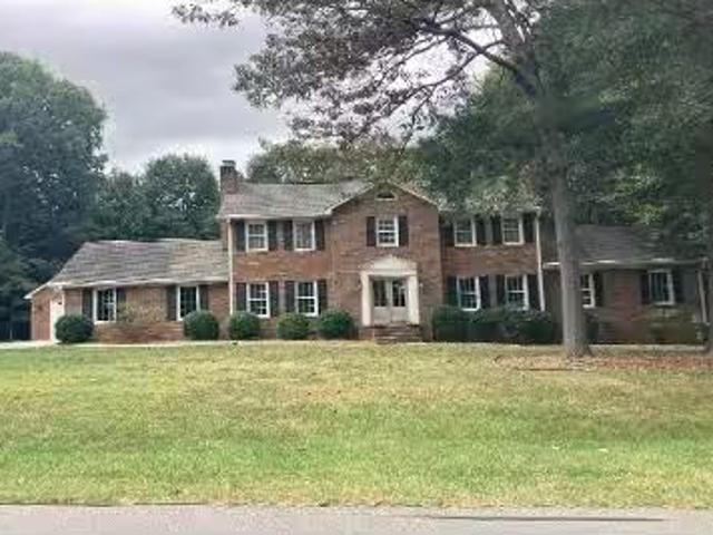 Bennington Dr NW
