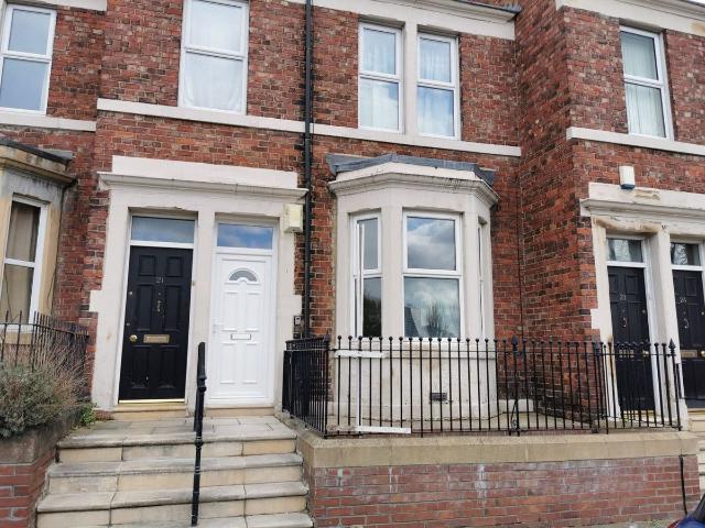 Bensham Crescent, Gateshead, 2 NE8, 2 bed flat to rent, £625 pcm | PrimeLocation