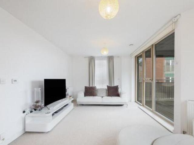 Bensham Lane, Croydon, 2 Bedroom Flat