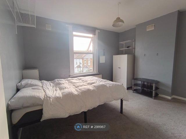 Bensham Lane, Thornton Heath CR7, Room to rent, £750 pcm | PrimeLocation