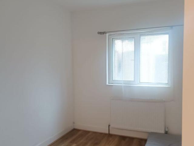 Bensham Lane, Thornton Heath CR7, 1 bed semi detached house to rent, £1,700 pcm | PrimeLocation