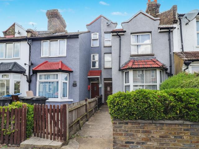 Bensham Lane, Thornton Heath CR7, 5 bed terraced house to rent, £3,200 pcm | PrimeLocation