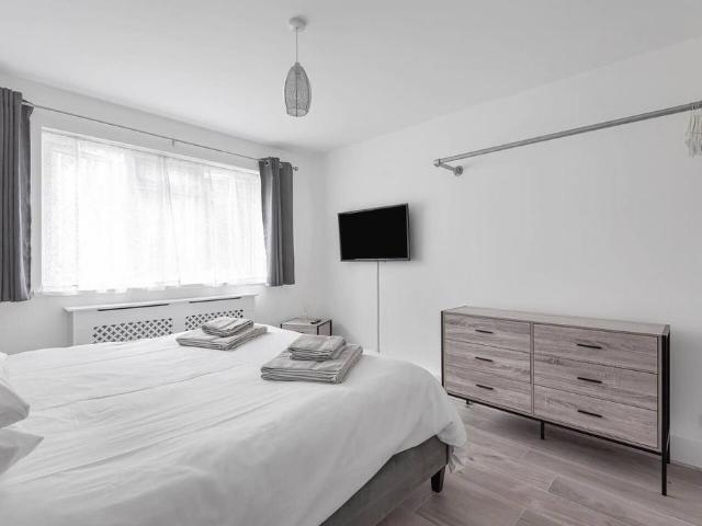 Benson Court 172 Junction Road London. 3 bed flat to rent £3,050 pcm £704 pw