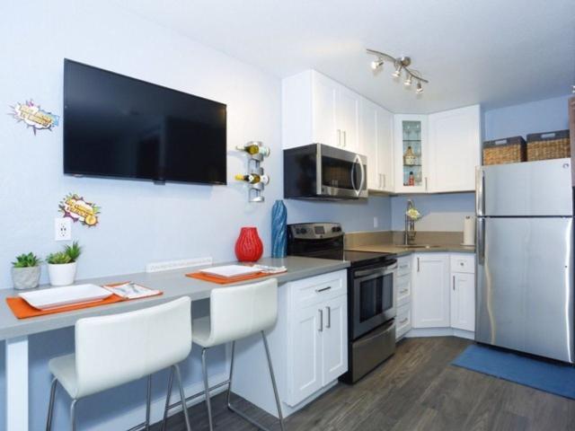 BEAT THE HEAT Special! Studio Apartment for Rent at 150 Hoover Ave, Las Vegas, NV 89101