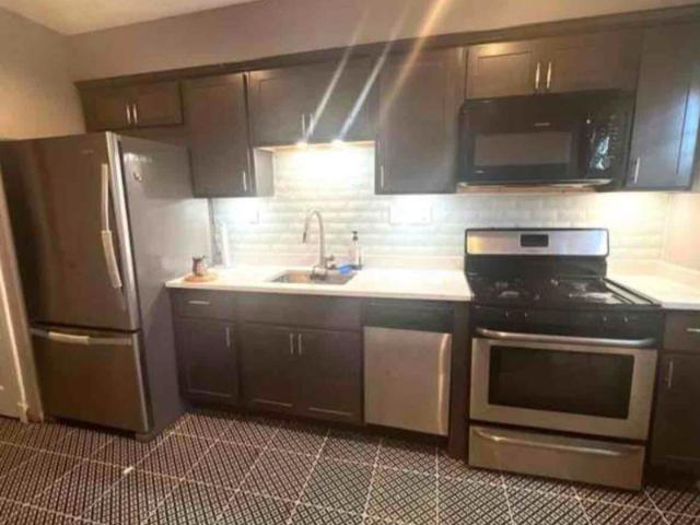 Beatiful home that is fully furnished with wifi. D