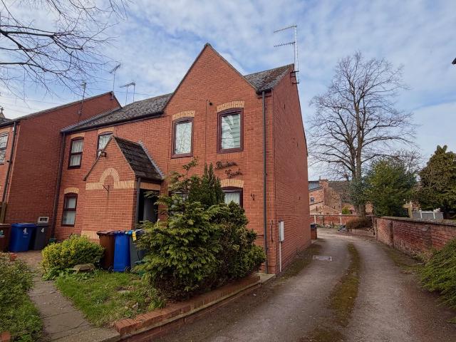 Beatrice Court, Burton On Trent DE14, 1 bed maisonette to rent, £725 pcm | PrimeLocation
