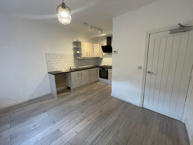 Beatrice Road, Leicester LE3, 3 bed flat to rent, £895 pcm | PrimeLocation