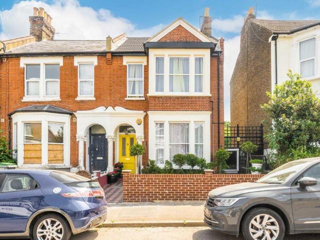 Beatrice Road, London N4 2 bed flat to rent £2,200 pcm £508 pw