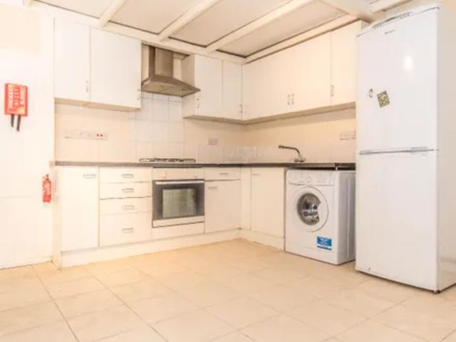 Beatrice Road, South Bermondsey, London, SE1 5BT, United Kingdom | 5 bed apartment for rent #154588666 | Rentberry
