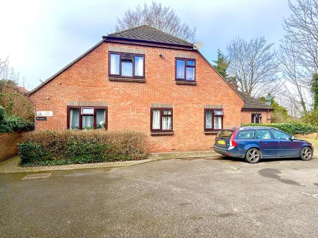 Beauchamp Lane, Oxford, OX4 2 bed flat to rent £1,550 pcm £358 pw
