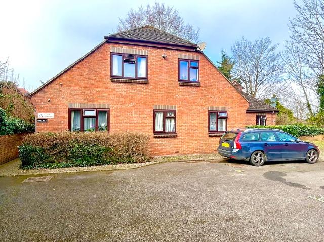 Beauchamp Lane, Oxford OX4, 2 bed flat to rent, £1,550 pcm | PrimeLocation