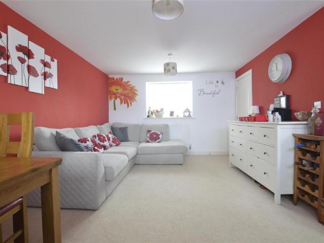 Beauchamp Road, TEWKESBURY GL20 2 bed apartment to rent £1,000 pcm £231 pw