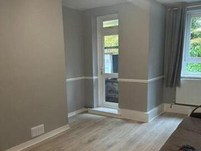 Beaufoy House, London, 2 Bedroom Flat