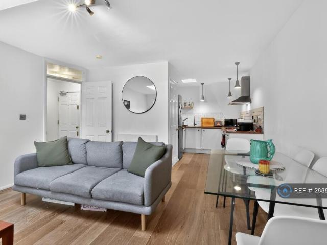 Beaufoy House, London, SW8 1 bed flat to rent £2,400 pcm £554 pw