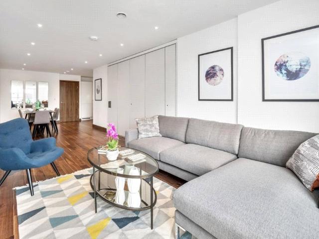 Beaufort Court, Maygrove Road, West. 3 bed apartment to rent £4,400 pcm £1,015 pw